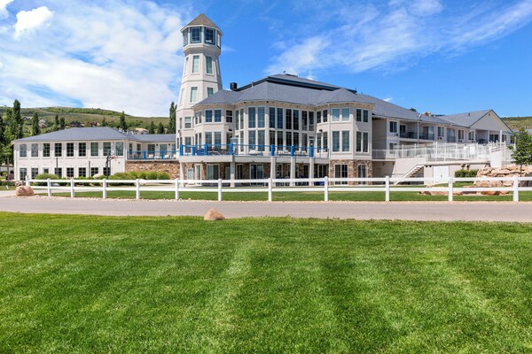 Sunrise Resort Room #302 | 0 Bed, 1 Bath - Utah