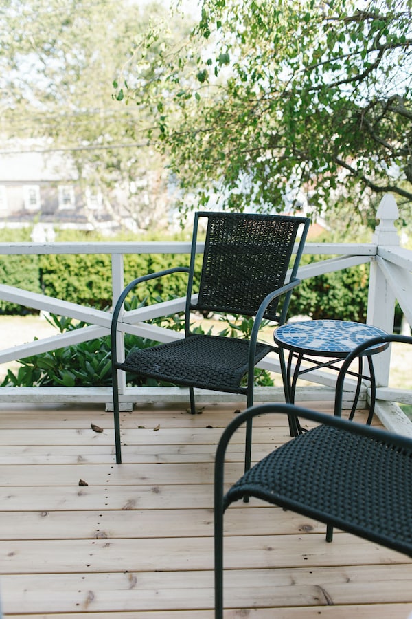 Greenleaf Inn - Mary's Room! First Floor King Suite, W/ Balcony, Harbor Views! - Boothbay Harbor, ME