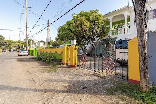 Enchanted 2 Bedroom Suite - Ocho Rios