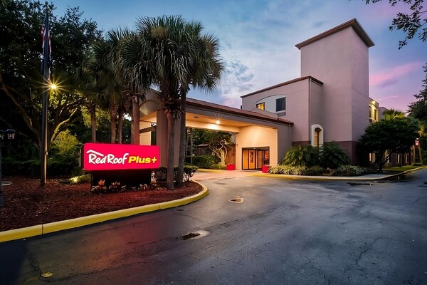 Near Washington Oaks Gardens - 3 Deluxe Units W/ Free Parking And Pool Access! - Palm Coast, FL