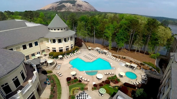 Majestic Views! Pet-friendly Accommodation Near Dinosaur Explore! Free Parking! - Lithonia, GA