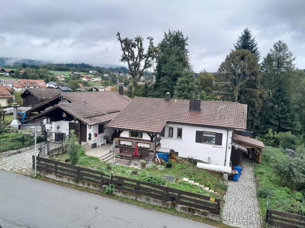 Geräumiges Ferienhaus (85 Qm) Für Bis Zu Fünf Personen Mit Kaminzimmer - Grafenau