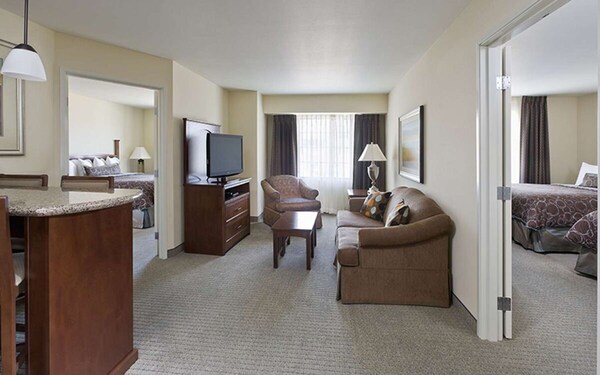 Affordable Stay Close To Texas Lottery Plaza! Free Breakfast, Pets Allowed! - Dallas, TX