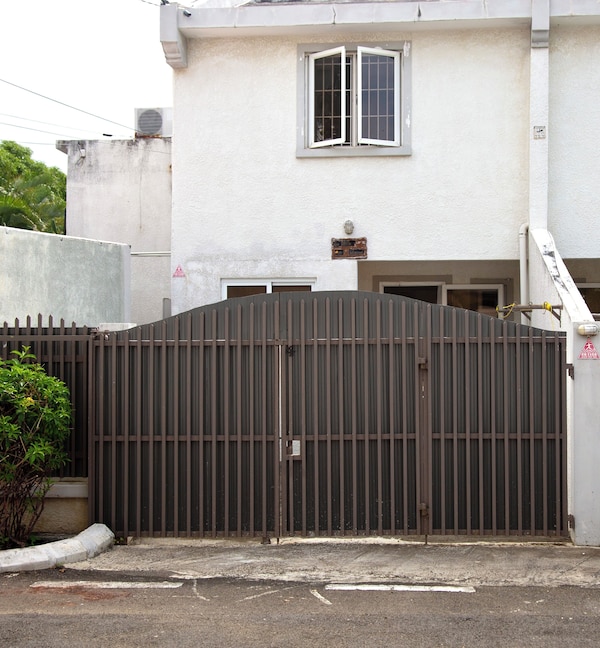 300 M Plage, Wifi, Piscine, Climatisé, Jardin - Maurice