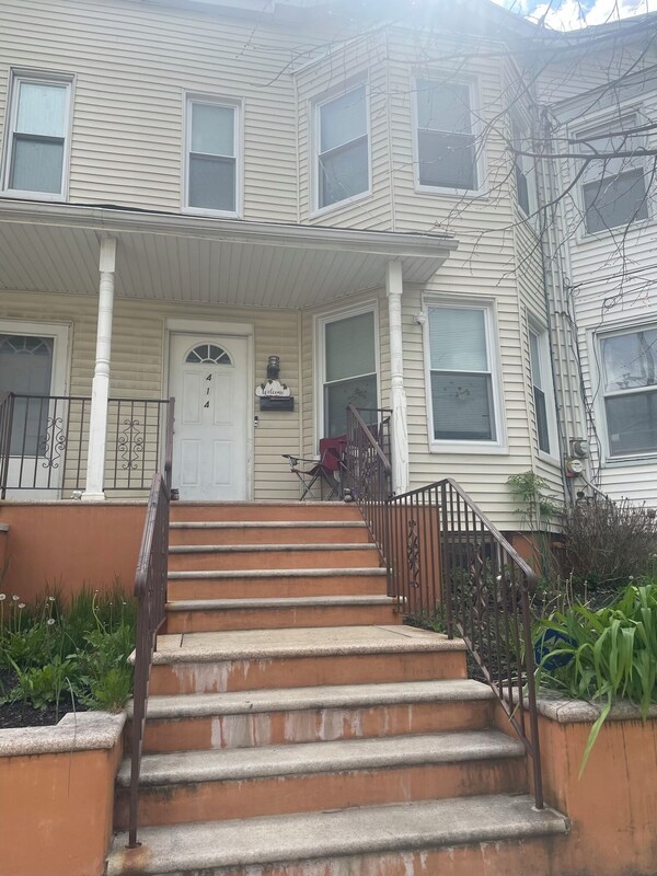 Comfy, Family Sized Home, 10 Minutes From The Airport. Dog & 420 Friendly. - Aéroport de New-York Newark-Liberty (EWR)