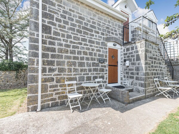 The Coach House, Pet Friendly, With Pool In St Florence - Manorbier
