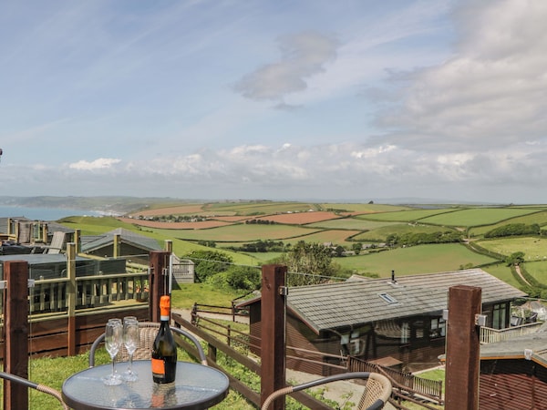 Three Views Lodge, Family Friendly, With Pool In Whitsand Bay - Cawsand