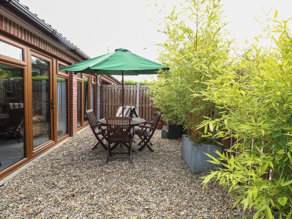 The Bull Pen, Pet Friendly, With Open Fire In Rackheath - Norwich