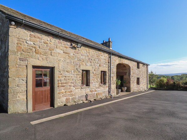 Grains Barn Farm, Family Friendly, Character Holiday Cottage In Fence - Burnley