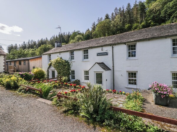 Riverside Cottage No 4, Pet Friendly, With Hot Tub In Keswick - Borrowdale