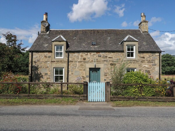 Tigh Na Rathaid, Family Friendly, With Open Fire In Aberfeldy - Dunkeld, UK