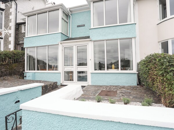 Ivy Cottage, Pet Friendly, Country Holiday Cottage In Porthmadog - Borth Y Gest