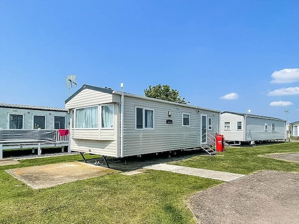 Superb 6 Berth Caravan At St Osyth Beach, Near Clacton-on-sea Ref 28008mc - Clacton-on-Sea