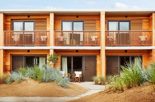 Screen-free Accommodation! Yoga Classes, Pool, Free Parking And Breakfast! - Camp Hero State Park, Montauk