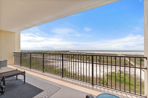 Gorgeous Condo Just Steps Away From The Beach! - Dauphin Island, AL