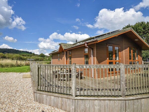 The Hideaway, Pet Friendly, Country Holiday Cottage In Eype - Bridport