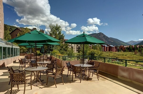 Best Place To Unwind! 3 Modern Units, Jacuzzi, Free Shuttle And Breakfast! - Frisco, CO