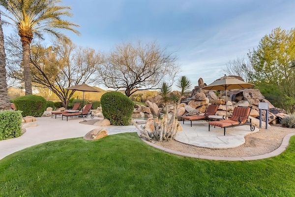 Your Cave Creek Paradise! Full Kitchen, Outdoor Pool, Free Parking! - Cave Creek, AZ