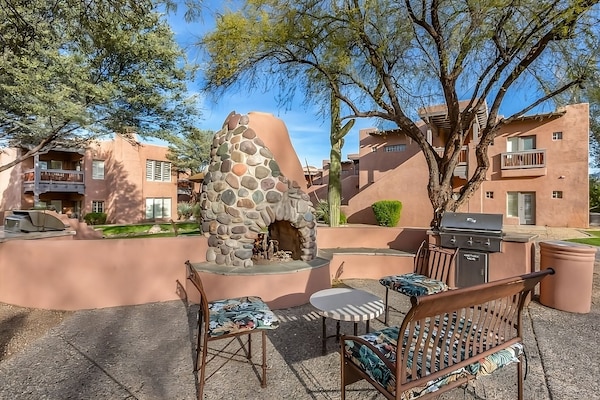 Relax And Recharge! Full Kitchen, Swimming Pool, Free Parking! - Cave Creek, AZ