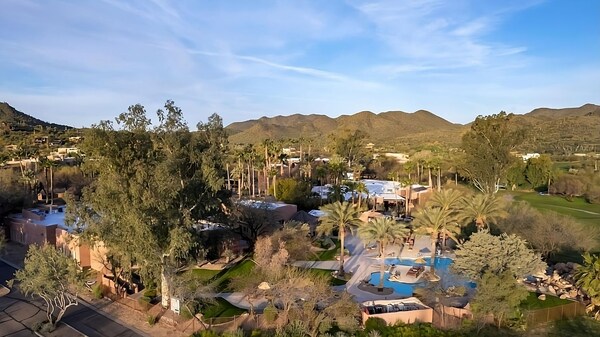 Best Place To Unwind! Free Parking, Full Kitchen, Swimming Pool! - Cave Creek