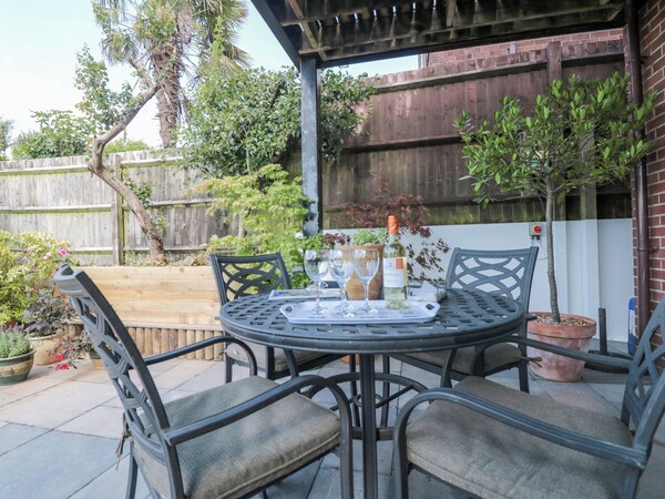 Westview, Family Friendly, Character Holiday Cottage In Dartmouth - Torcross