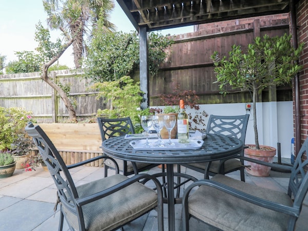 Westview, Family Friendly, Character Holiday Cottage In Dartmouth - Torcross