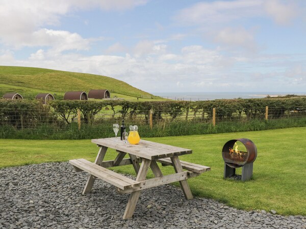 Orchard, Romantic, With A Garden In Dalton-in-furness - Barrow-in-Furness