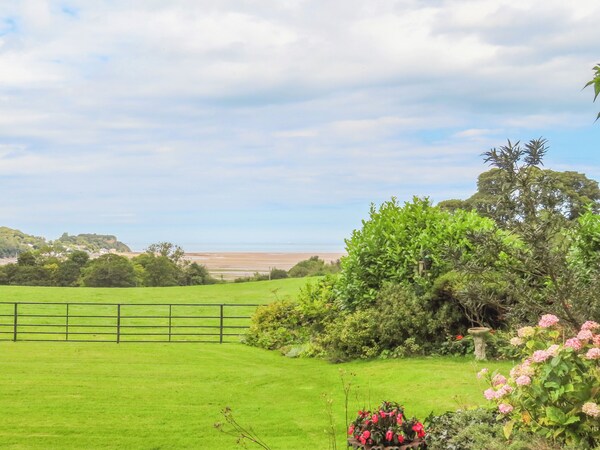 Fron Goch Shepherd's Hut, Romantic, With A Garden In Pentraeth - Anglesey