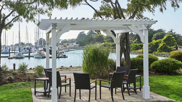 Always A Great Idea To Unwind! Balcony, Pets Allowed, Near César Chávez Park - El Cerrito, CA
