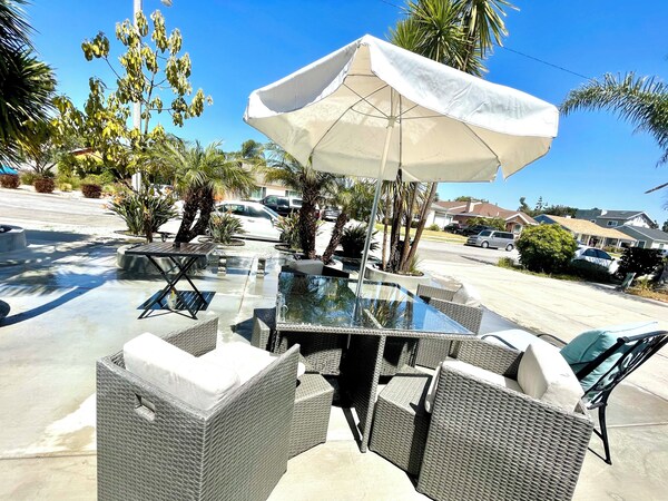 Home Away From Home, Delamo Mall, The Beach - Redondo Beach