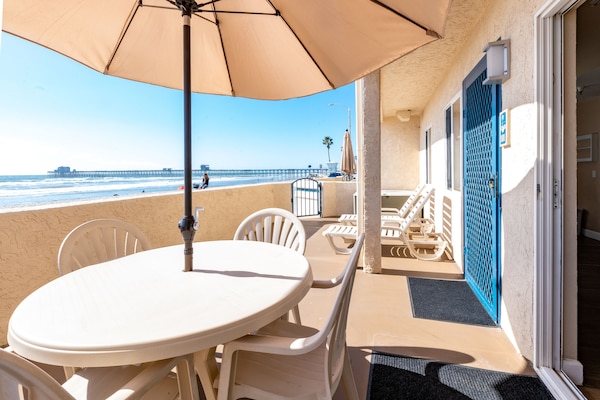 Your Relaxing Getaway Awaits! Beachfront, Parking, Near California Surf Museum! - Carlsbad, CA