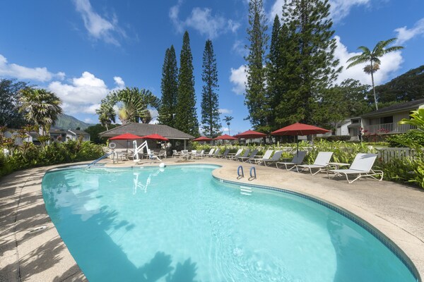 Ensuring A Very Comfortable & Memorable Stay! Free Parking Onsite, Pool! - Hideaway Beach, HI