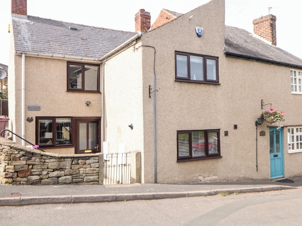 Smithy Cottage, Pet Friendly, With A Garden In Chesterfield - Chesterfield