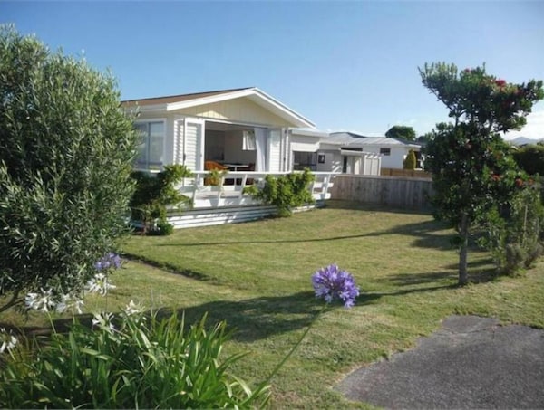 Central Beach Location \N5minutes Walk To Beach, 10 Mins Walk To Town - Whangamatā