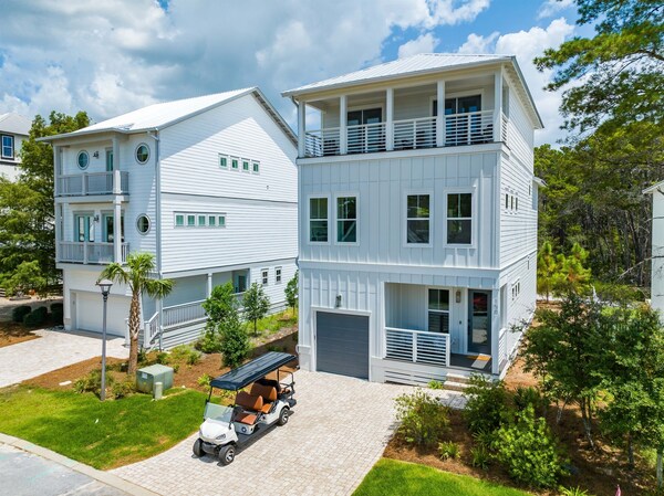 Experience Summer Serenity: Luxurious 4-bedroom Home With 6-passenger Golf Cart - Laguna Beach, FL