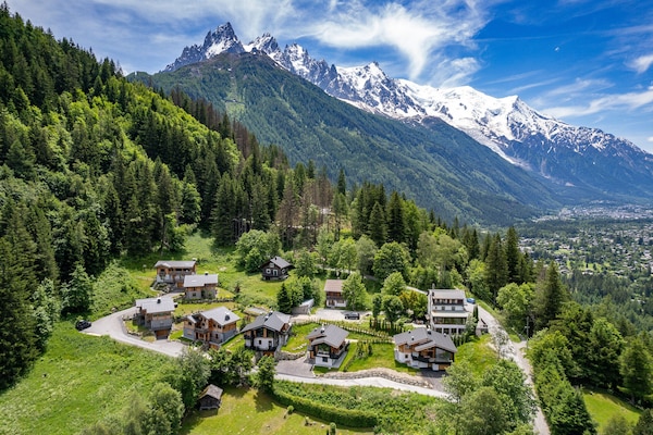 Luxury Chalet With Stunning Views In Quiet Hamlet - Les Praz