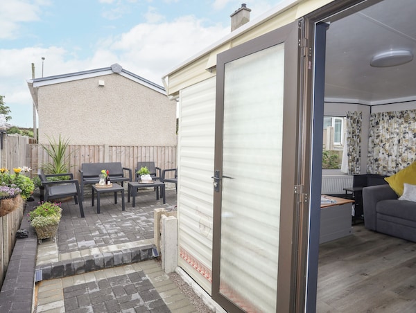 Rhiwlas Bach, Family Friendly, Country Holiday Cottage In Benllech - Moelfre