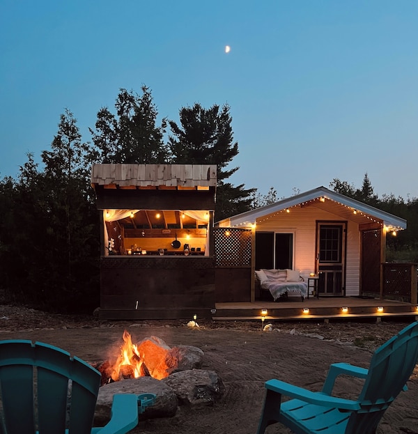 Modern Glamping Cabin - Norwood