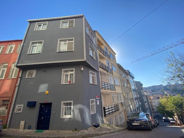 Secluded House | Near Bosphorus | Besiktas | 2 Ac | Fast Wifi | Baby Crip | 3br - Maltepe