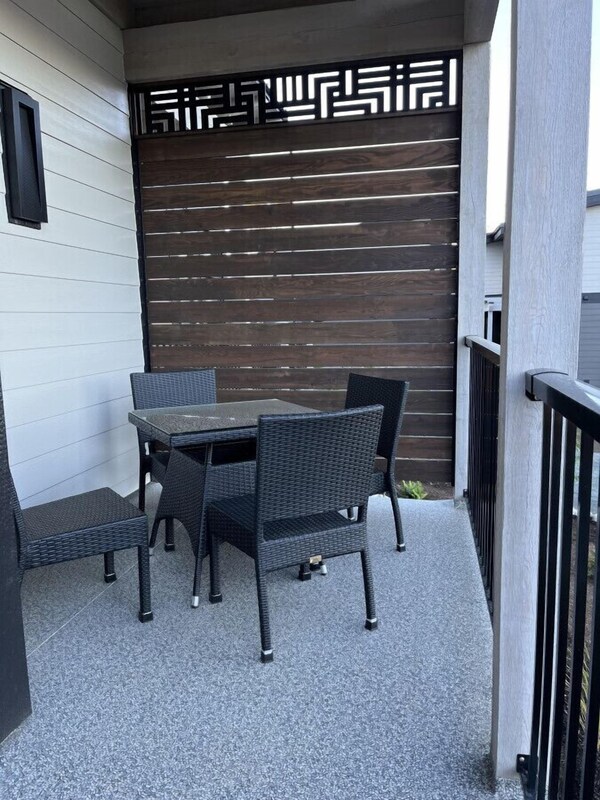 New 2 Bedroom Townhome Daily/monthly Rates - Parksville