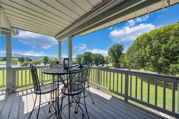 Libby's Lake View On Smith Mountain Lake - Smith Mountain Lake, VA