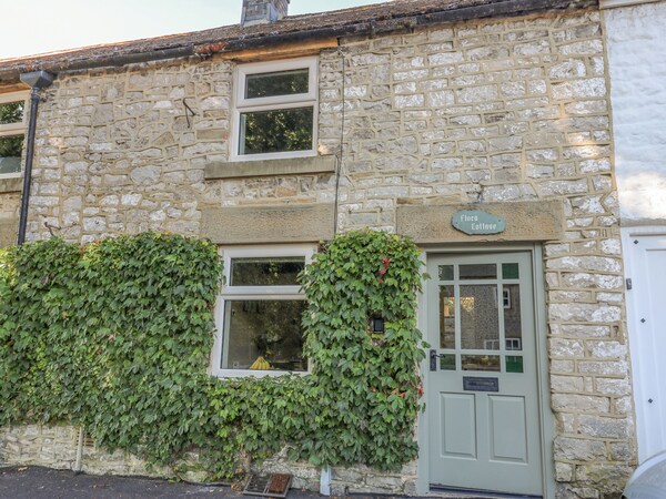 Flora Cottage, Family Friendly, With Open Fire In Tideswell - Hope Valley