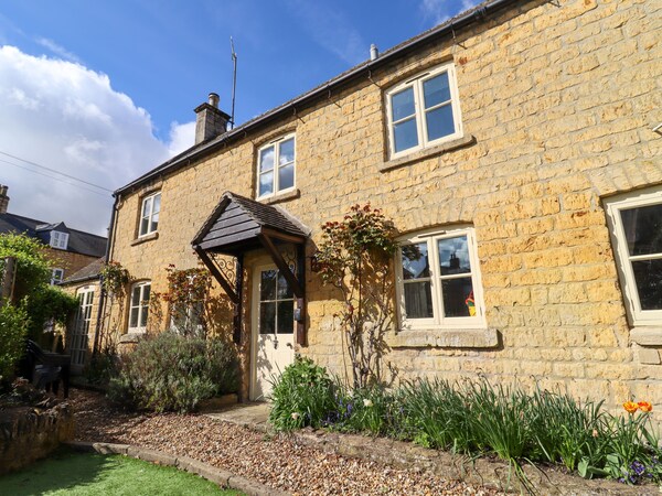 Robins Nest, Pet Friendly, With A Garden In Bourton-on-the-water - Bourton-on-the-Water