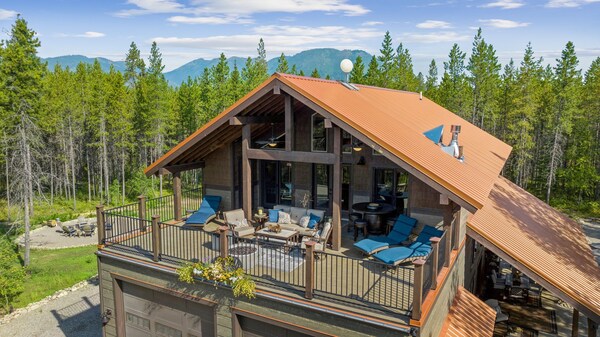Forest Retreat For Families With Hot Tub, Deck & Firepits  2 Miles To Glacier - West Glacier, MT