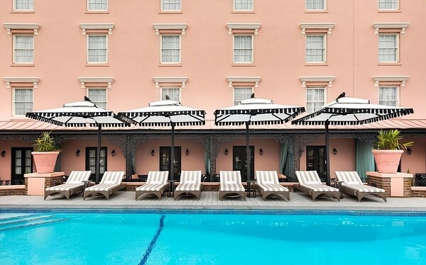 Downtown Charleston In Delight! Pet-friendly Property, Outdoor Swimming Pool! - Charleston, SC