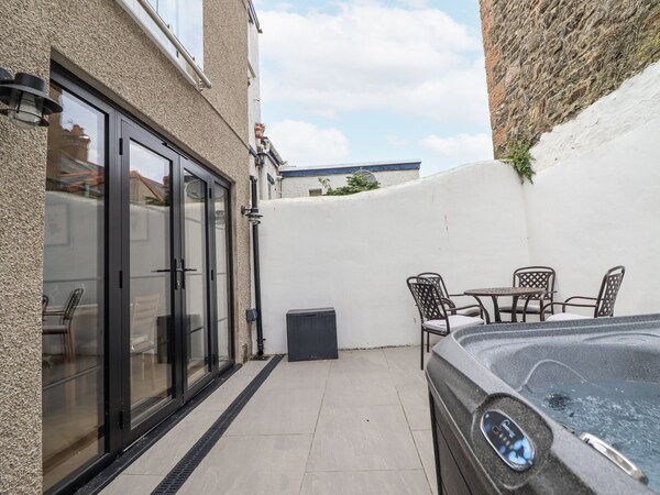 Neptune Cottage, Family Friendly, Country Holiday Cottage In Conwy - Conwy