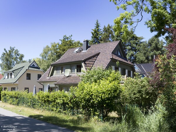 Schöne Ferienwohnung In Ruhiger Lage Mit Großem Balkon, Für 2 Bis 4 Personen - Zingst