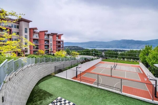 Family-friendly Condo/ac/pool/hot Tub/winery/lake View - Peachland