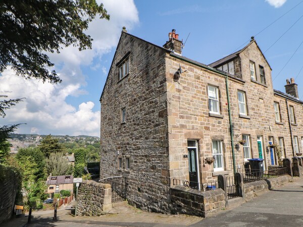 Churchside House, Pet Friendly, With A Garden In Matlock - Chesterfield