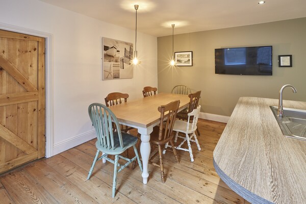 Sanders House, Family Friendly, Luxury Holiday Cottage In Whitby - Robin Hood's Bay